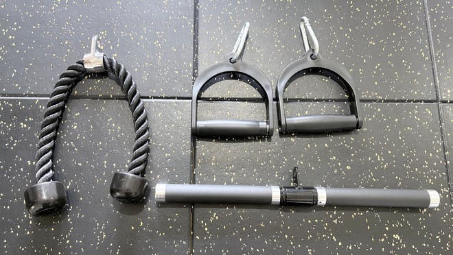 《外苑前駅徒歩6分》青山一等地にある清潔感あるレンタルジム 5in1ラック有 『レンタルジムGlitteR 南青山店ブースB』の写真8