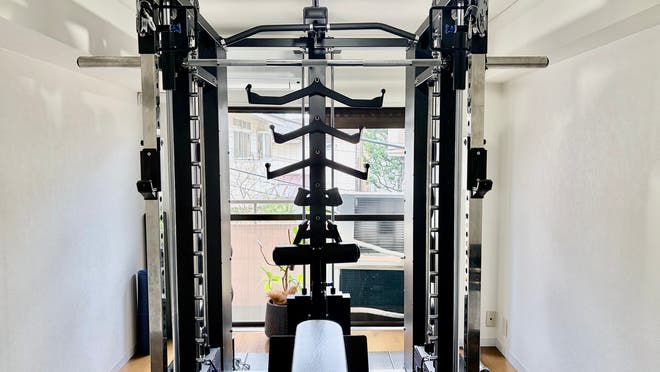 《外苑前駅徒歩6分》青山一等地にある清潔感あるレンタルジム 5in1ラック有 『レンタルジムGlitteR 南青山店ブースB』の写真3