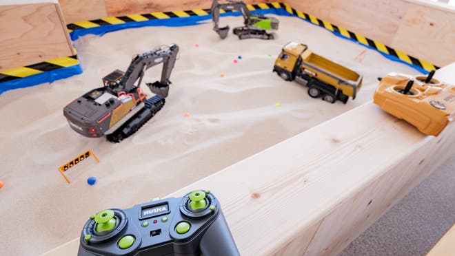 重機ラジコン&卓球で遊べる貸切スペース|飲食OK・駐車場完備の写真3