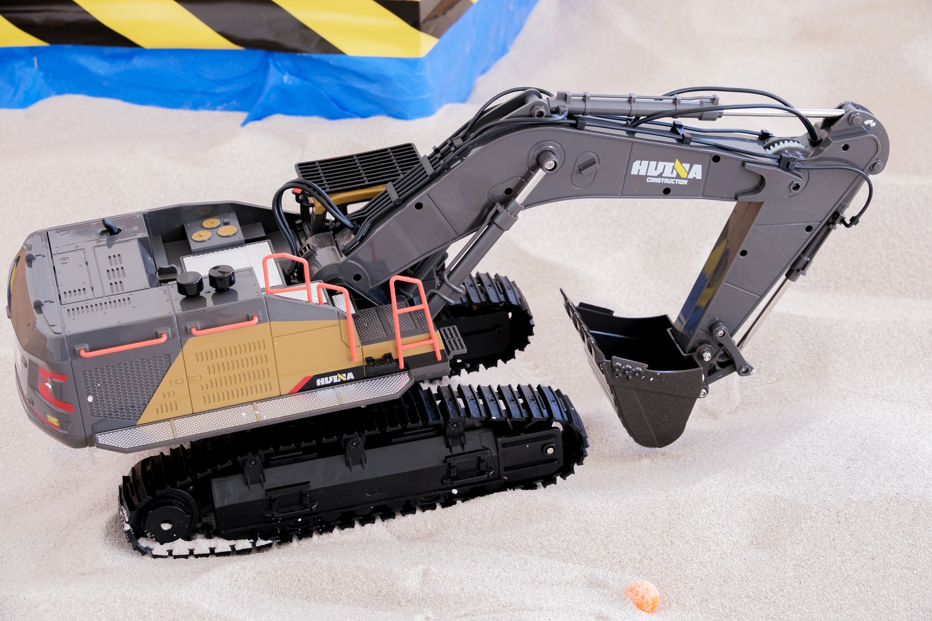 重機ラジコン＆卓球で遊べる貸切スペース｜飲食OK・駐車場完備の写真19