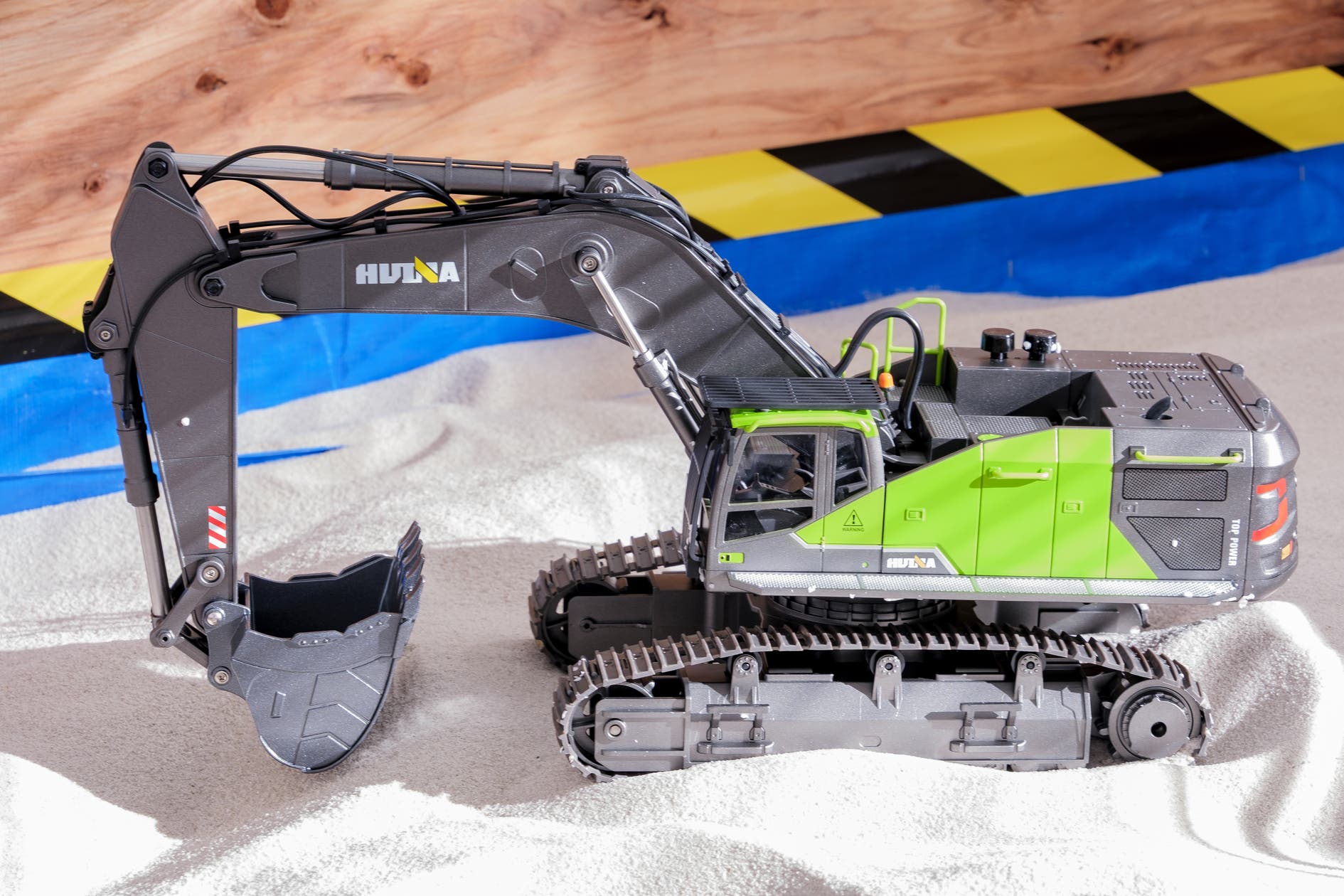 重機ラジコン＆卓球で遊べる貸切スペース｜飲食OK・駐車場完備の写真20