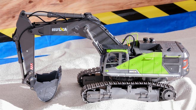 重機ラジコン&卓球で遊べる貸切スペース|飲食OK・駐車場完備の写真20