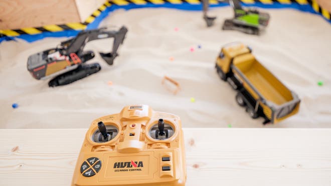 重機ラジコン&卓球で遊べる貸切スペース|飲食OK・駐車場完備の写真26