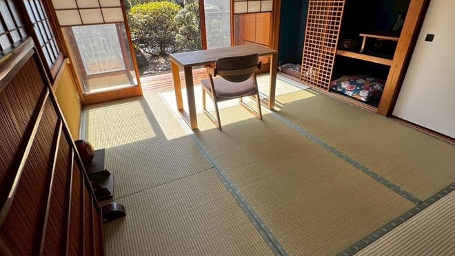 阪神打出駅徒歩6分。 カフェより静かで、図書館より自由。お庭を眺めながら、畳の上で大の字になって過ごせる書斎。の写真7