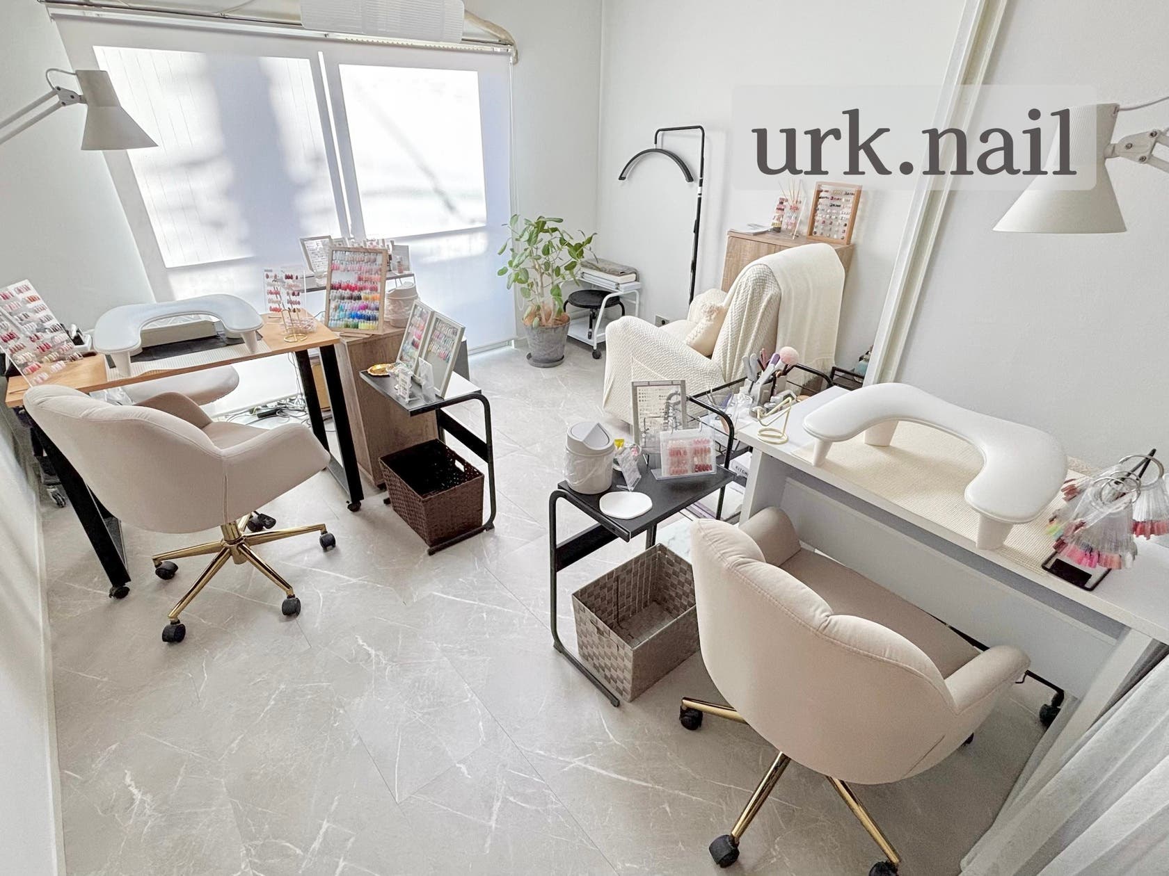 下北沢駅から徒歩1分のネイルサロンの写真1