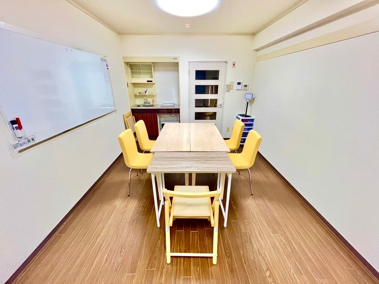 RENEW🌈＜パイナップルスペース🍍奈良＞【動画あり】⭐️面接･撮影用ﾗｲﾄ⭐️自宅感覚⭐️55㌅TV⭐️飲食OKの写真5