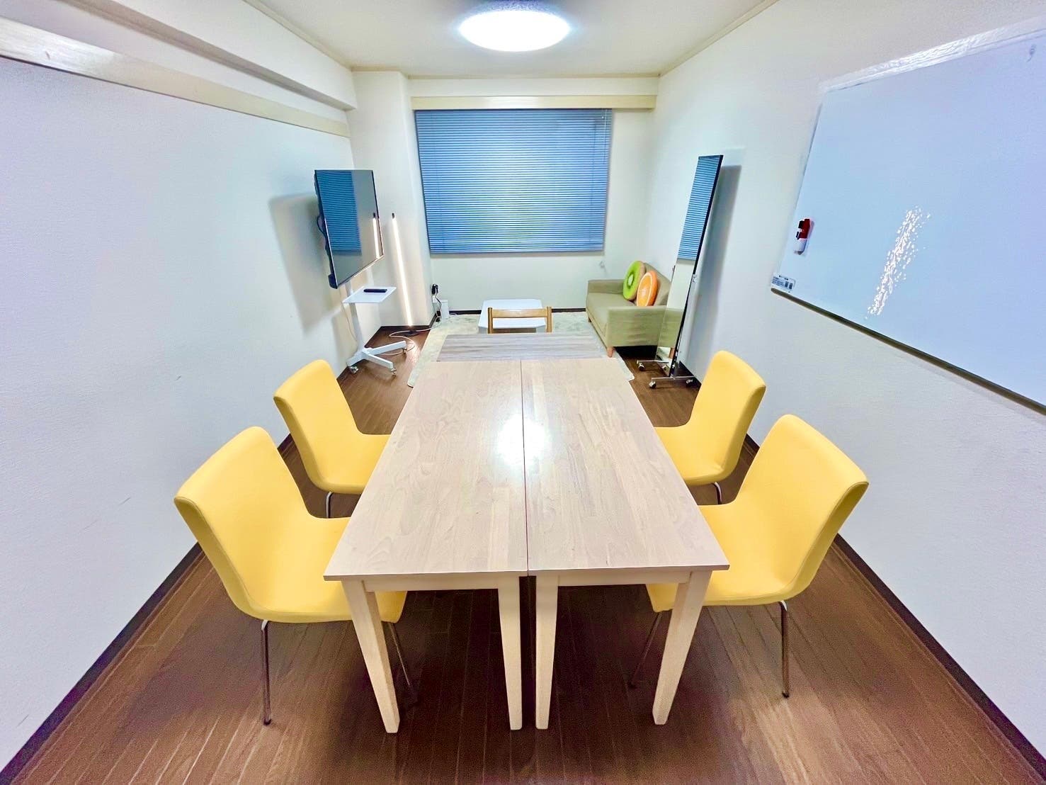 RENEW🌈＜パイナップルスペース🍍奈良＞【動画あり】⭐️面接･撮影用ﾗｲﾄ⭐️自宅感覚⭐️55㌅TV⭐️飲食OKの写真3