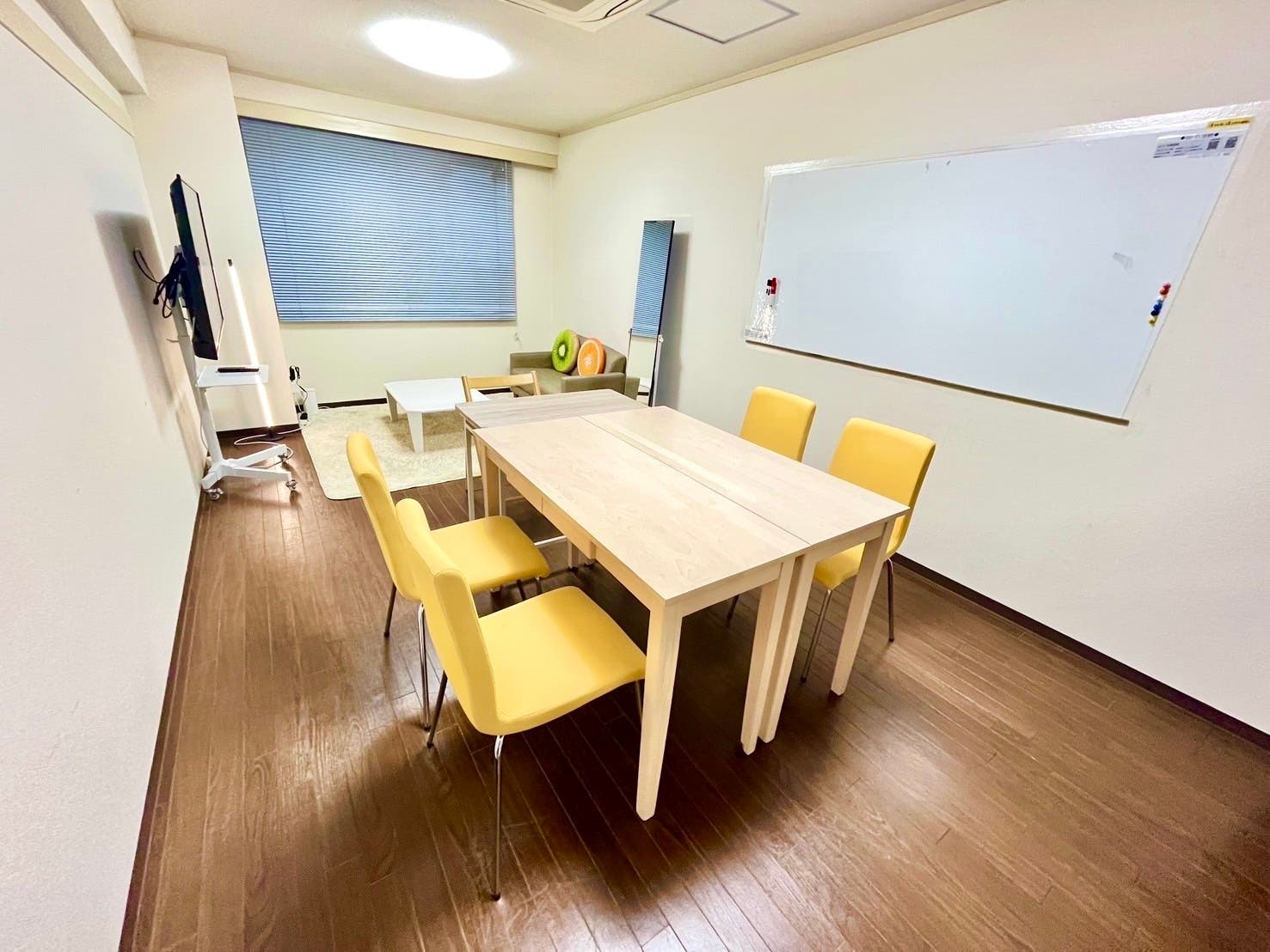 RENEW🌈＜パイナップルスペース🍍奈良＞【動画あり】⭐️面接･撮影用ﾗｲﾄ⭐️自宅感覚⭐️55㌅TV⭐️飲食OKの写真4