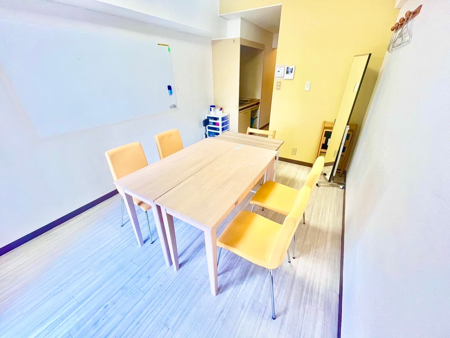 ＜オレンジ会議室🍊岡山駅前＞【室内動画あり】インボイス対応⭐️自然光がいっぱい ⭐️ 駅近・南向き⭐️角部屋の写真1