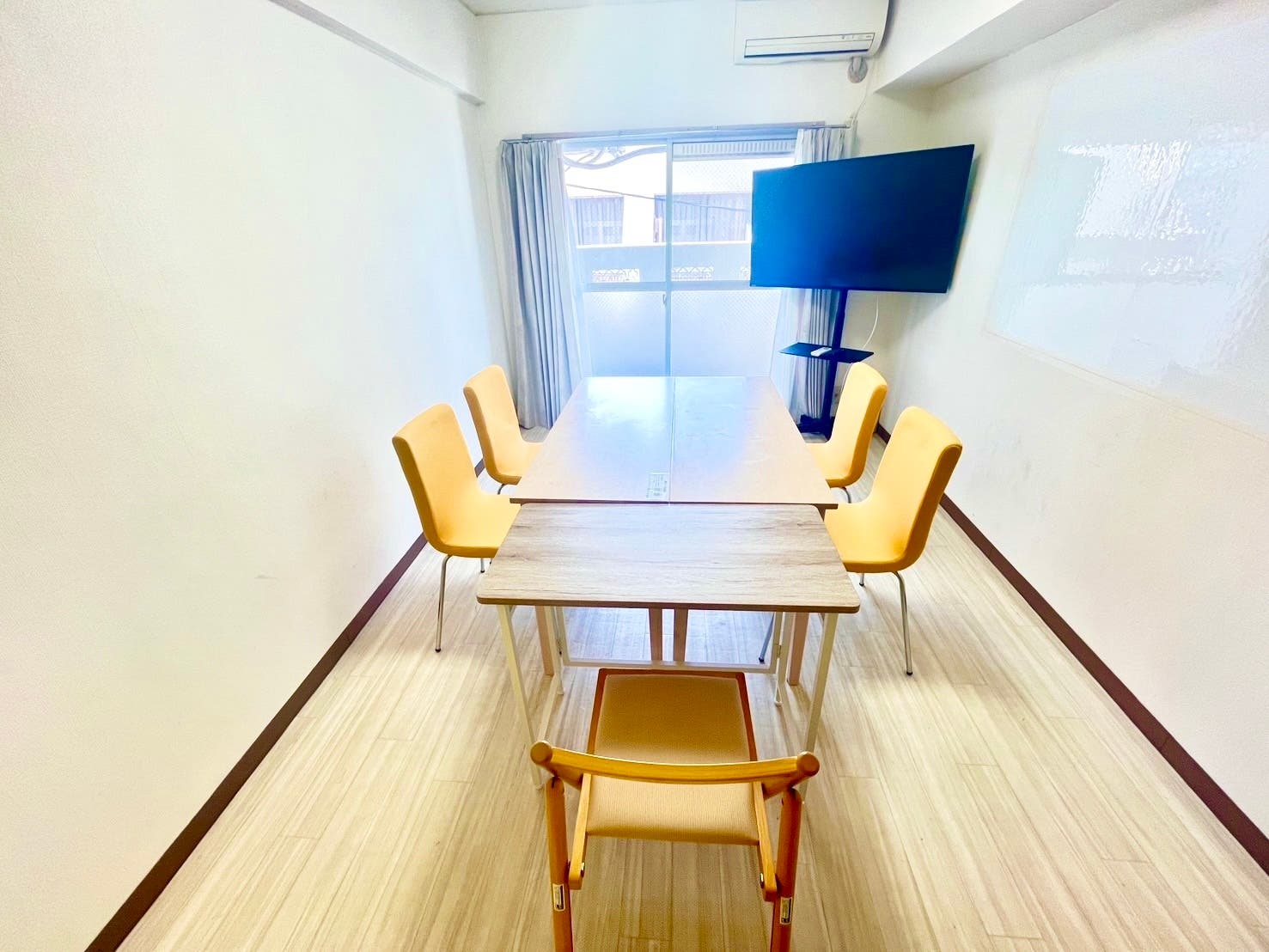 ＜オレンジ会議室🍊岡山駅前＞【室内動画あり】インボイス対応⭐️自然光がいっぱい ⭐️ 駅近・南向き⭐️角部屋の写真4