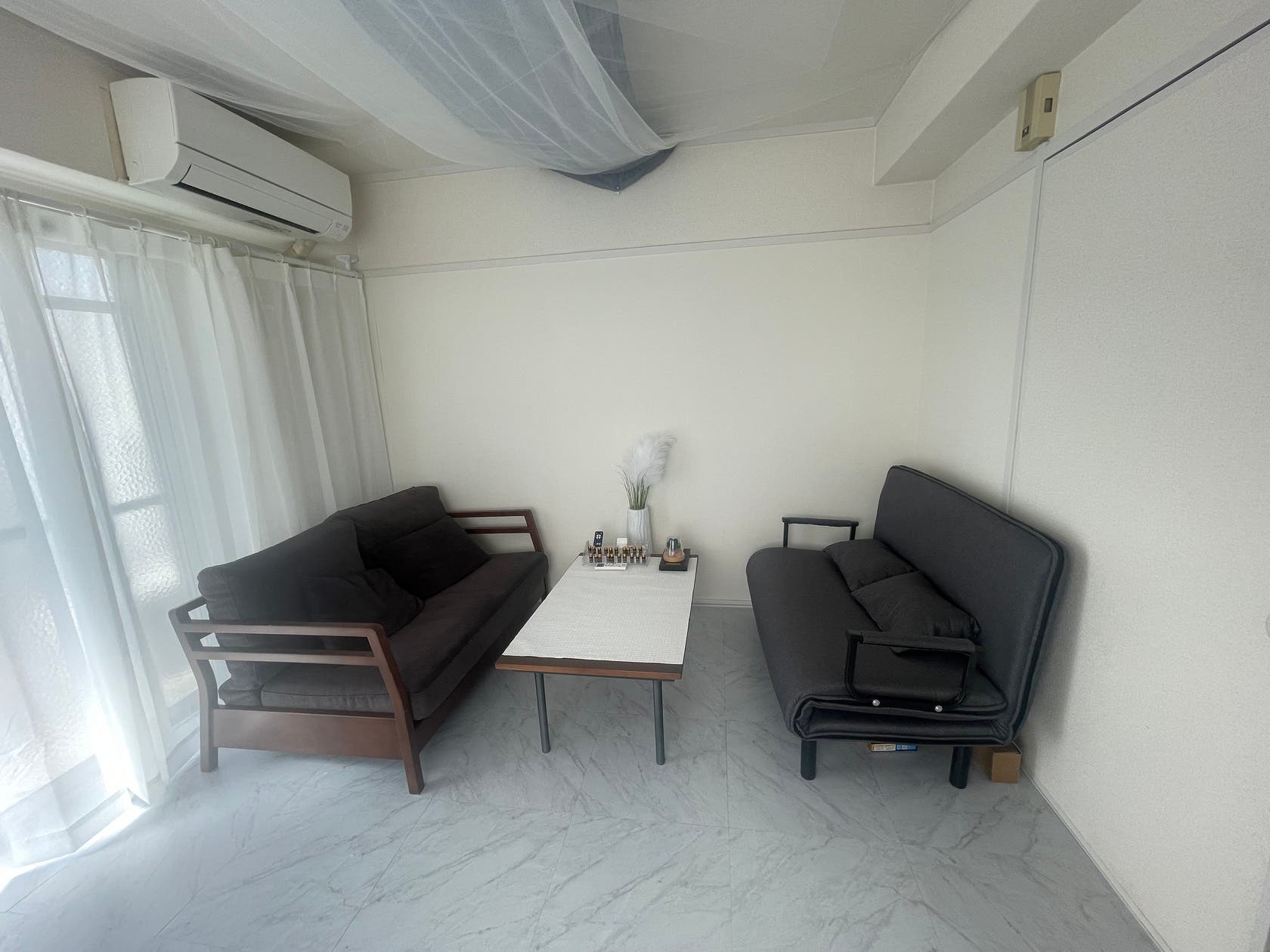 市内中心部 勝山町駅徒歩2分 ドルチェグスト完備! ネイル、リラク、女子会、デート、リモート会議にも幅広く利用可の写真4