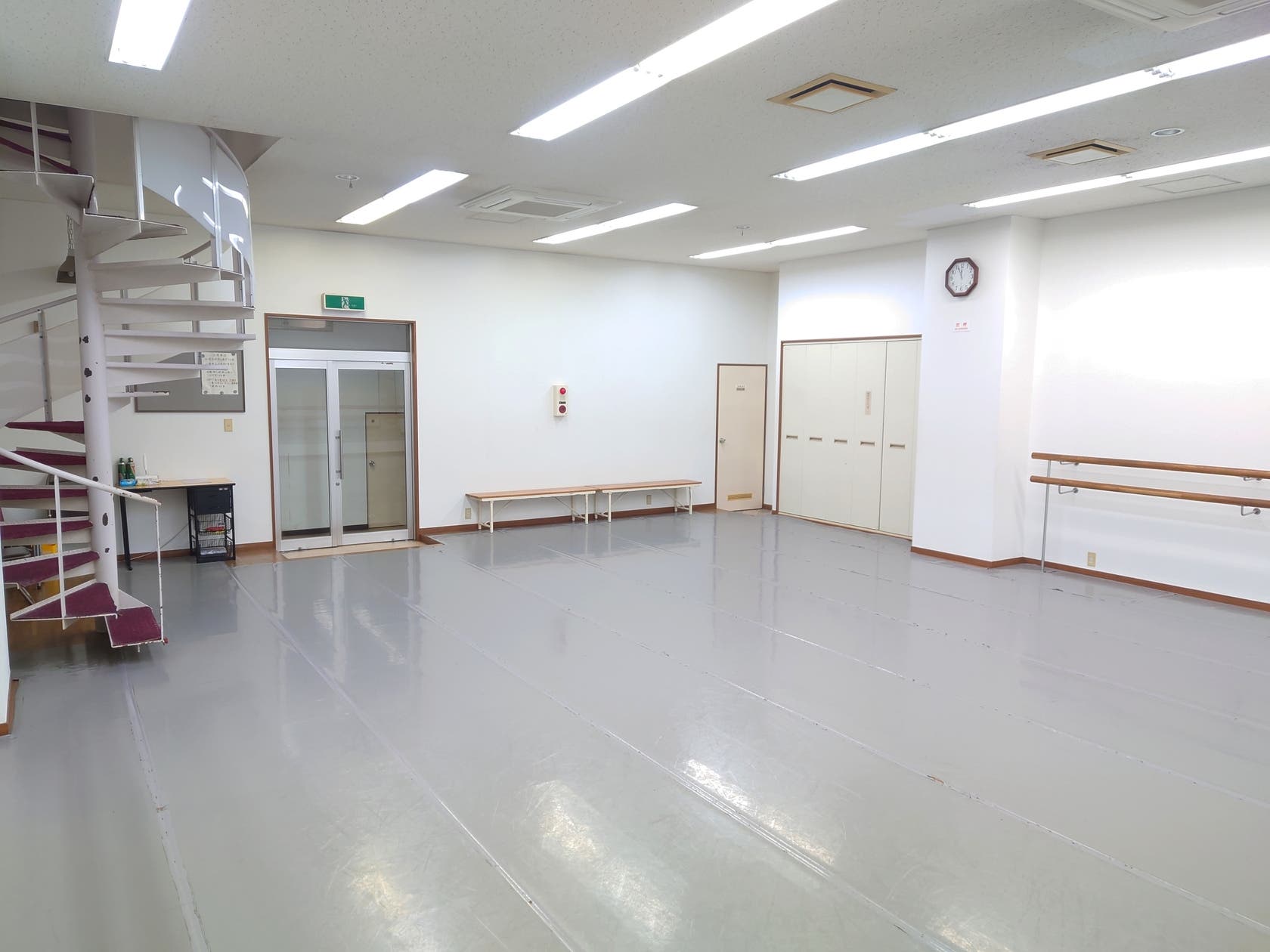 83㎡の広々とした空間で自由に踊れるダンススタジオの写真1