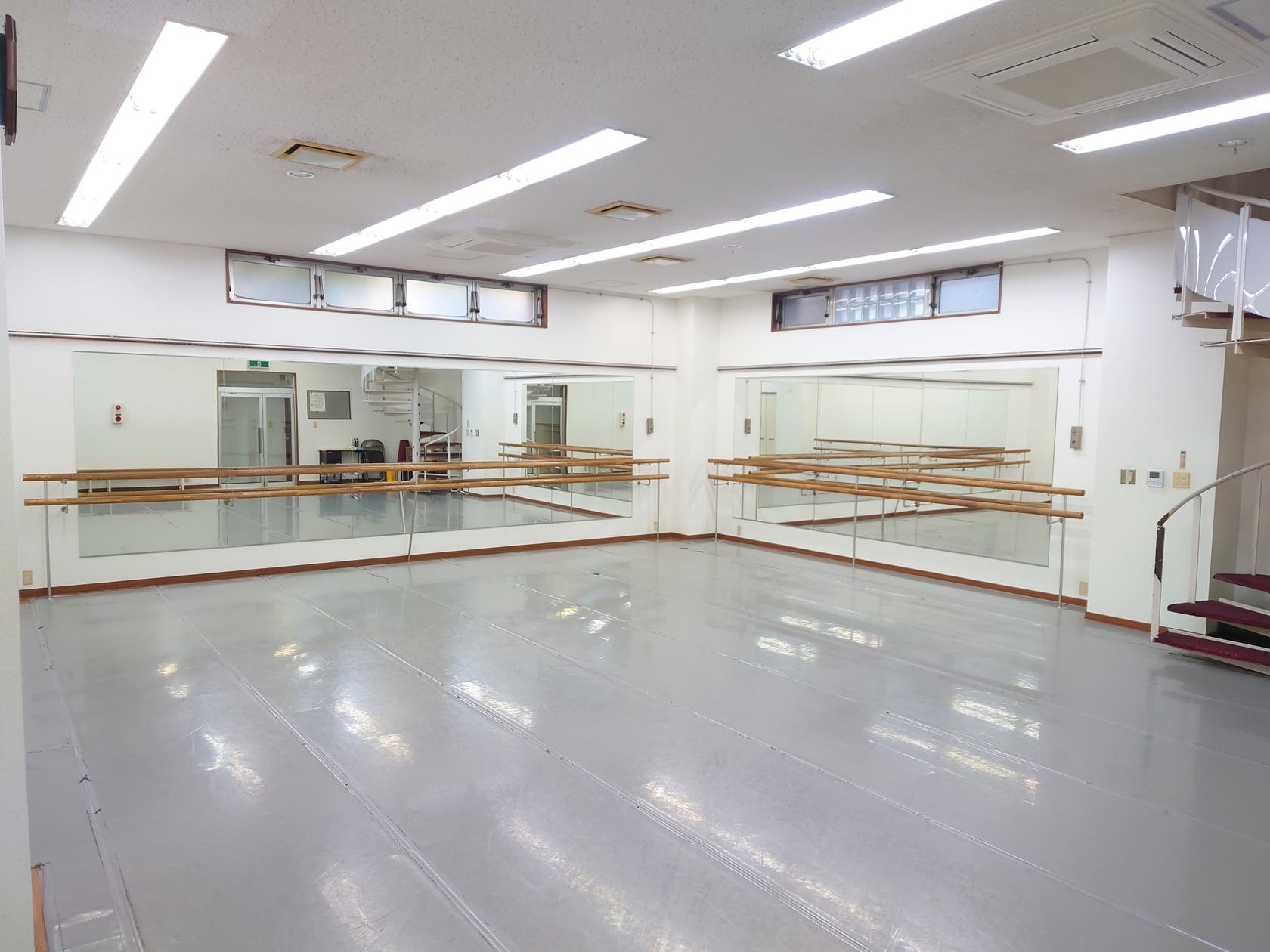 83㎡の広々とした空間で自由に踊れるダンススタジオの写真2