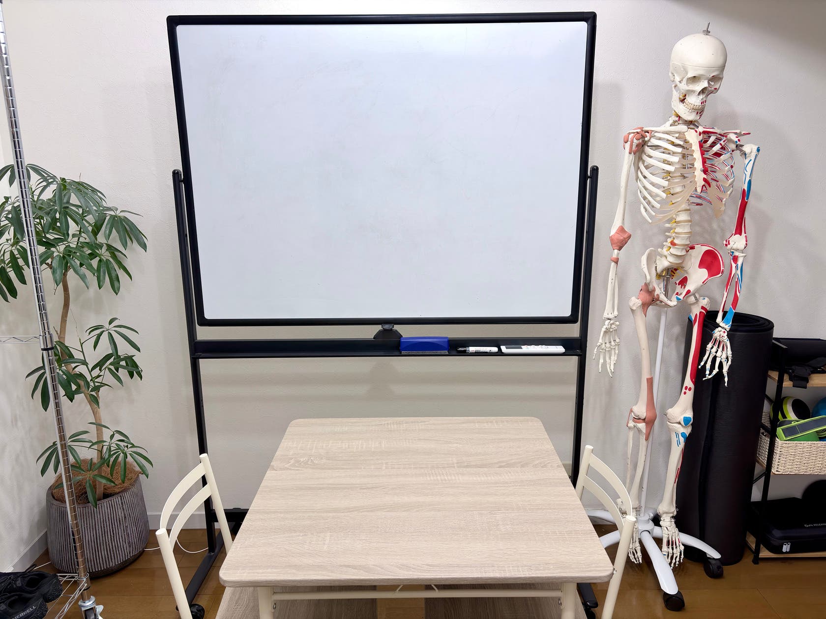 《外苑前駅徒歩6分》青山一等地にある清潔感あるレンタルジム　5in1ラック有　『レンタルジムGlitteR 南青山店ブースB』の写真12