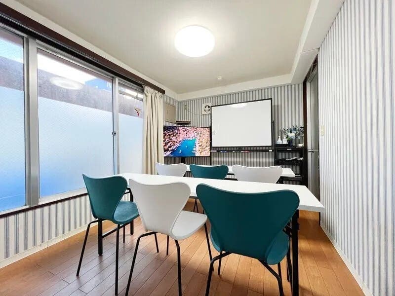 【立川駅3分】★隠れ家会議室★無料WIFI,TVモニター、ホワイトボード、ビジネス、習い事など多目的で。の写真1