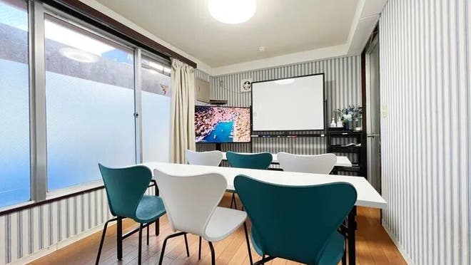 【立川駅3分】★隠れ家会議室★無料WIFI,TVモニター、ホワイトボード、ビジネス、習い事など多目的で。の写真1