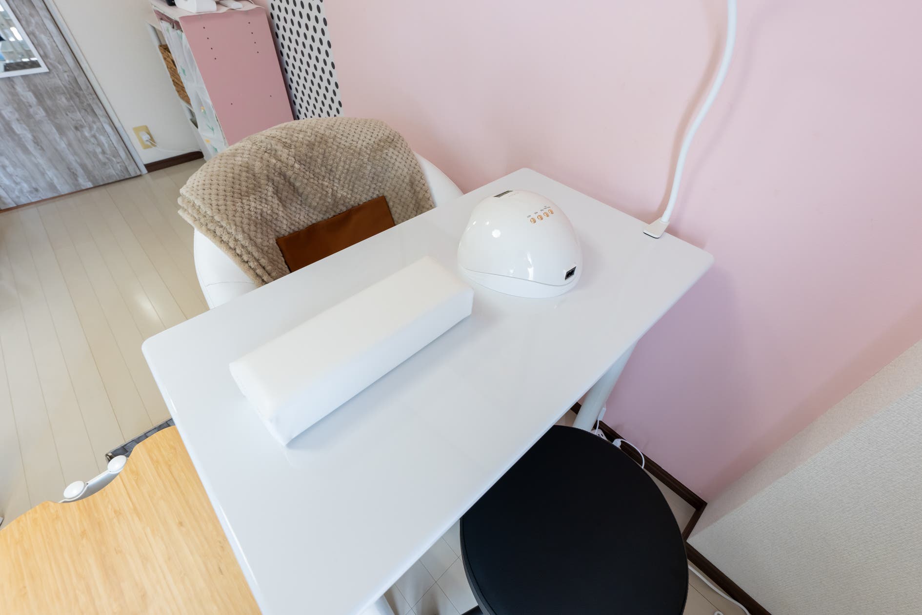【大宮駅徒歩5分】ネイル専用レンタルサロンMieux Aブース｜(×貸切)アクリル可・男性利用可【埼玉県】の写真2