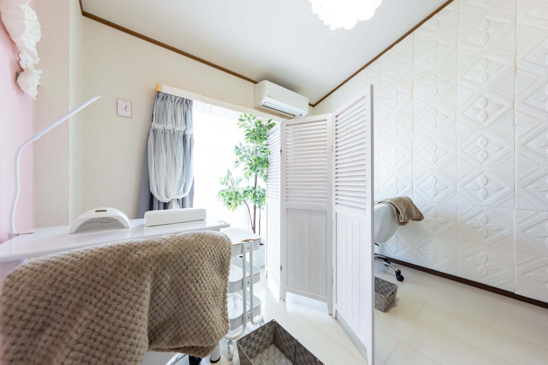 【大宮駅徒歩5分】ネイル専用レンタルサロンMieux Aブース｜(×貸切)アクリル可・男性利用可【埼玉県】の写真3