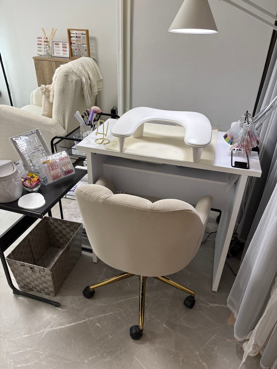 下北沢駅から徒歩1分のネイルサロンの写真2