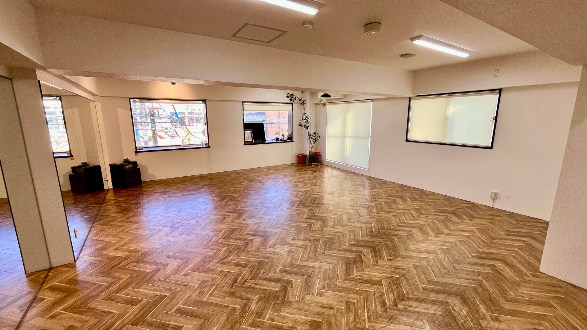 京急北久里浜駅から徒歩6分のレンタルスペース/スタジオの写真1