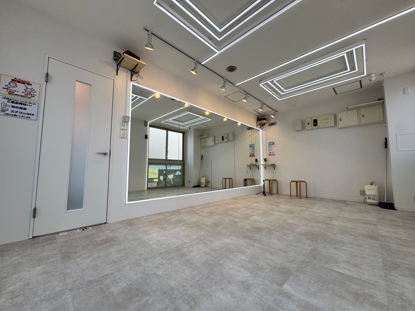 【BUZZ福岡西新】1stの写真1