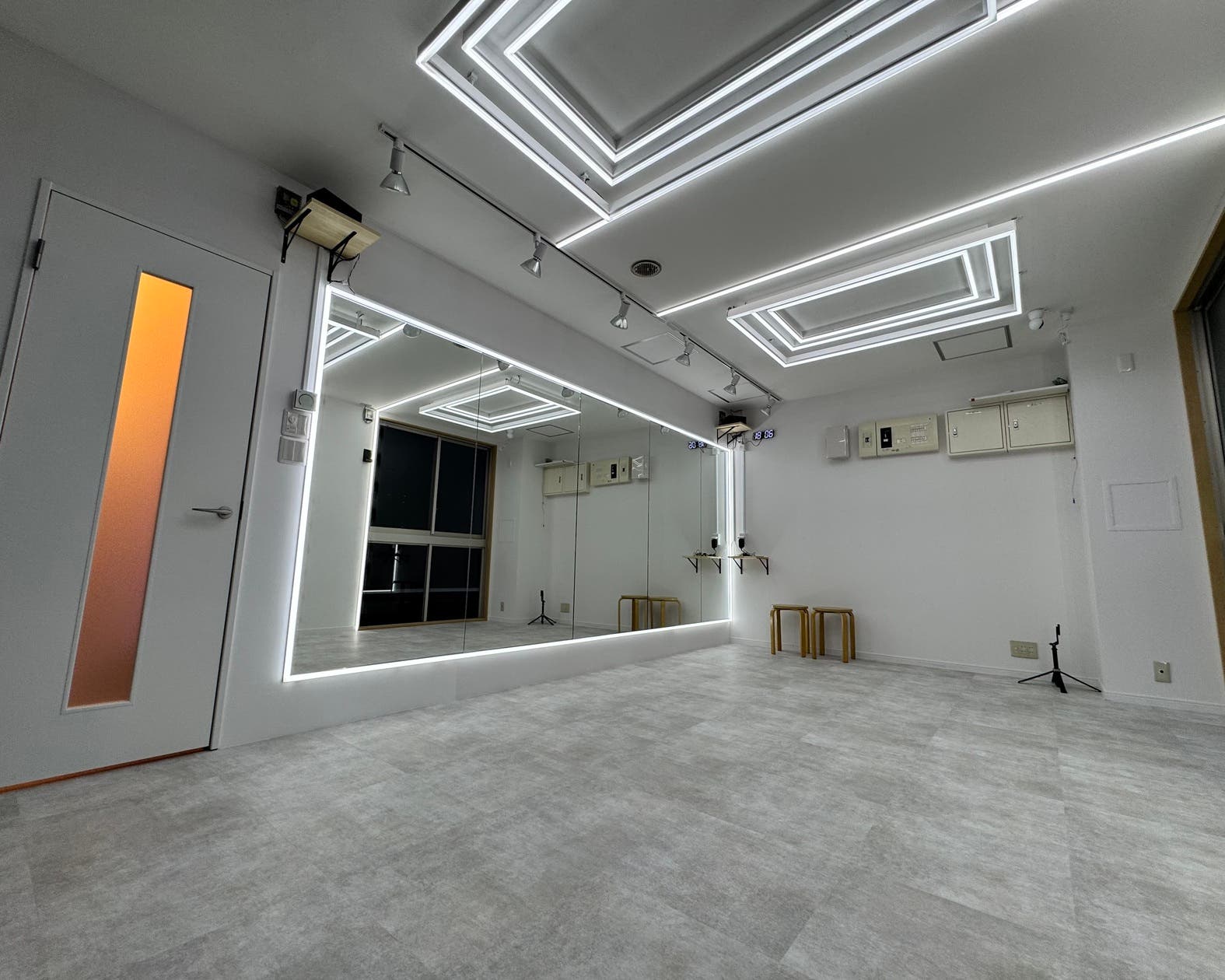 【BUZZ福岡西新】1stの写真5