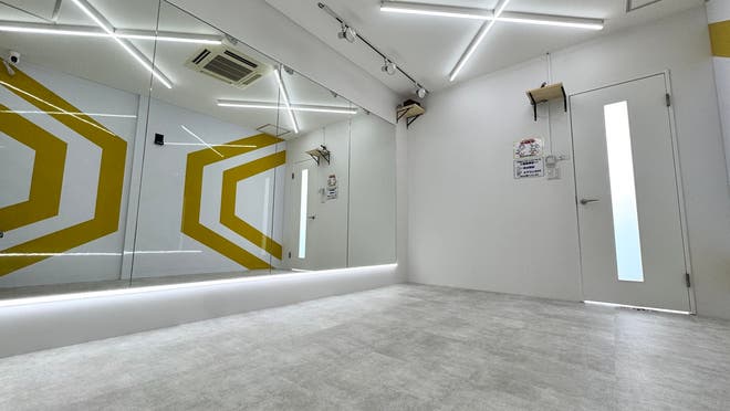 【BUZZ福岡福岡西新】3stの写真1