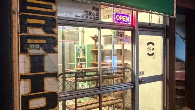 展示会やPOPUP、撮影などにご利用いただける、国道246号沿いの四畳半ほどのコンパクトなスペースです。の写真2