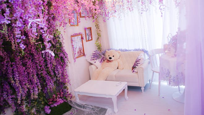 要町駅徒歩4分の可愛いレンタルスペース♡紫の藤の花のお部屋💜ポートレート撮影🤍コスプレ🤍推し活🤍女子会の写真1