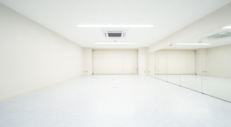 ✨NEW OPEN✨【栄駅徒歩5分】大型ミラー×高速Wi-Fi｜今だけお得な割引あり🔥定期利用も大歓迎！