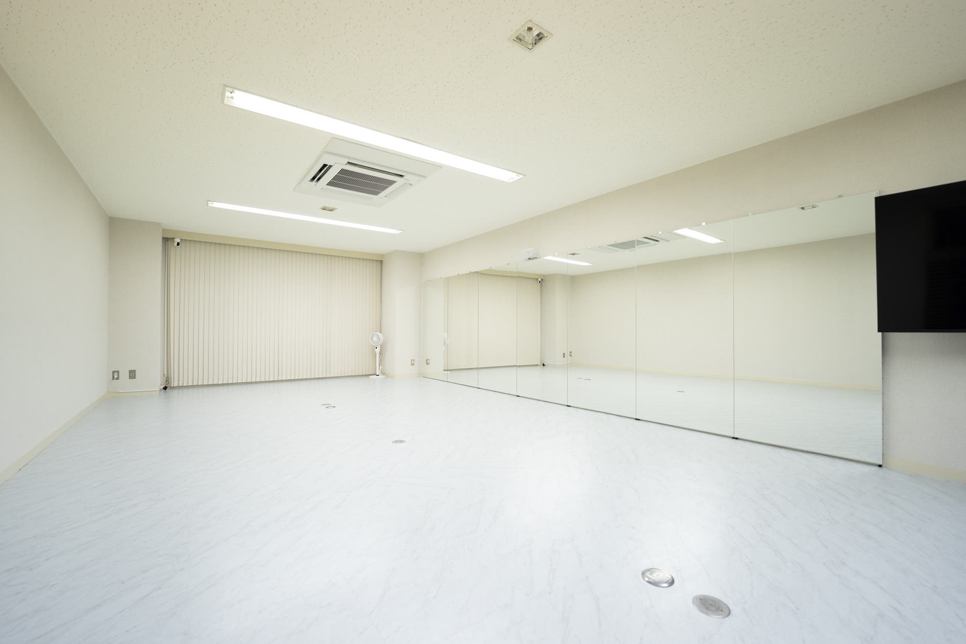 ✨NEW OPEN✨【栄駅徒歩5分】大型ミラー×高速Wi-Fi｜今だけお得な割引あり🔥定期利用も大歓迎！の写真2