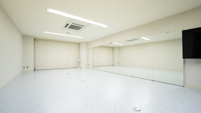 ✨NEW OPEN✨【栄駅徒歩5分】大型ミラー×高速Wi-Fi|今だけお得な割引あり🔥定期利用も大歓迎!の写真2