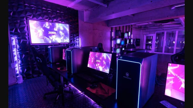 ネオンが特徴の防音スタジオ|配信可能・グリーンバック・控室完備|用賀・桜新町駅徒歩圏内の写真14