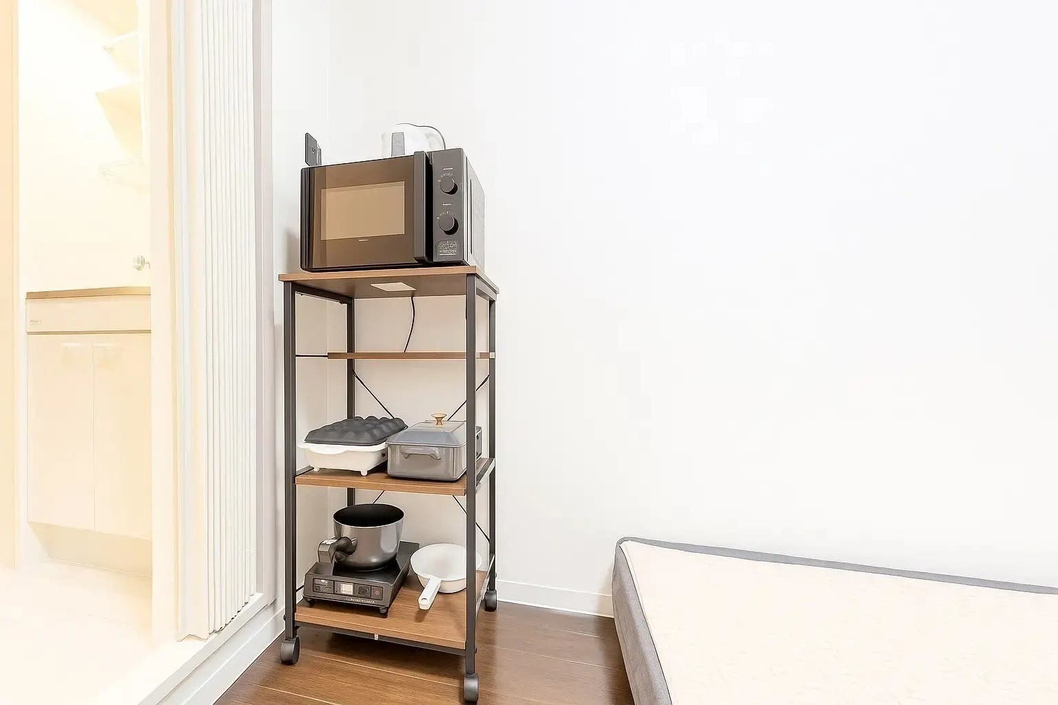 🚶新大阪駅徒歩4分｜高速Wi-Fi完備📶｜🎲ボードゲーム充実｜🍳BRUNO＆卓上IHあり｜🎬映画見放題スペース🔌の写真16