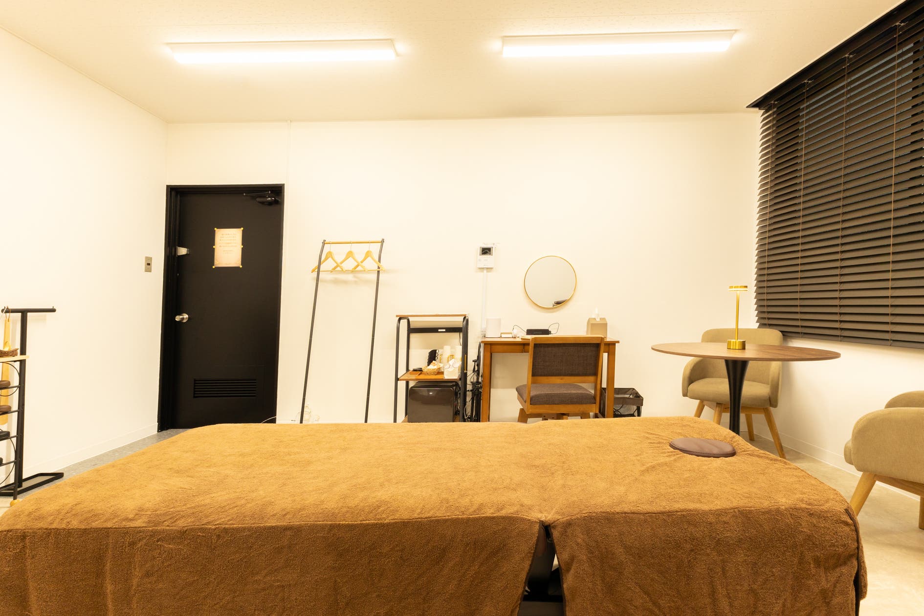 OPEN価格✨四ツ橋駅1分・心斎橋徒歩5分｜完全個室の上質空間｜長時間割でお得◎施術・面談に最適｜備品充実の写真4