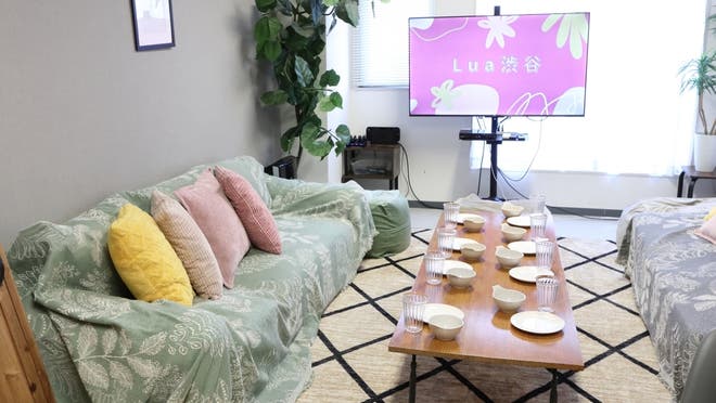 📺55型4Kテレビ+Blu-rayプレーヤー 🚶渋谷駅徒歩3分🚶女子会/ママ友会/撮影/の写真1