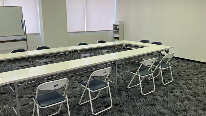 勾当台公園駅【305会議室】ロの字型で16名まで対応◎ 打ち合わせやワークショップにも使える貸し会議室の写真2