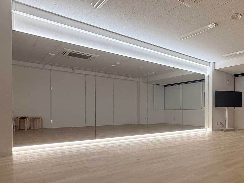 仙台市の中心でダンスができる、広さ45㎡レンタルスタジオ！24時間無人営業！の写真1