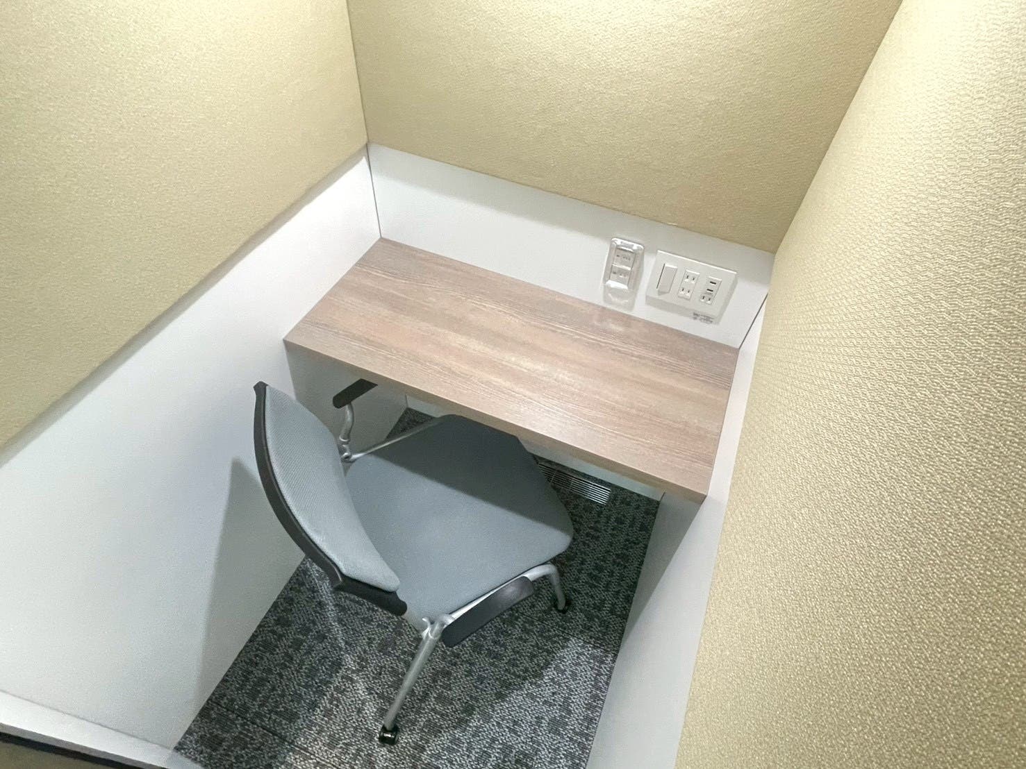 ＜ミニマルワークスペース PaO 白金高輪No.1＞1人用個室💼駅直結🚃光回線Wi-Fi📶電源🔌テレワーク/Web面談の写真1