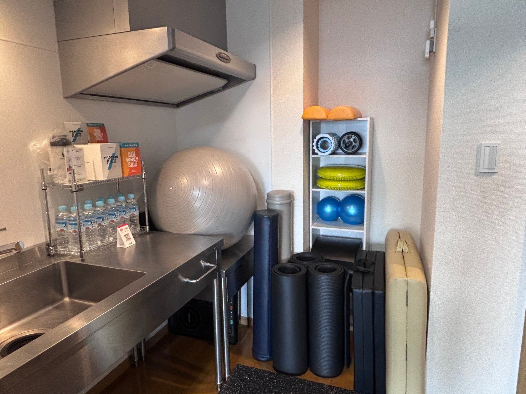 溝の口駅１分👋手ぶらでOK　👕無料貸し出しウエア・ソックス・シューズ・タオル有り　レンタルジムの写真7