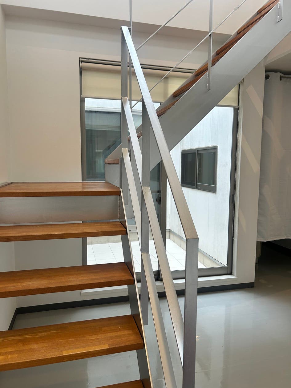 静かな住宅街×駐車場2台完備。エステ・脱毛・マツエク・リモート対応の多用途サロンの写真3