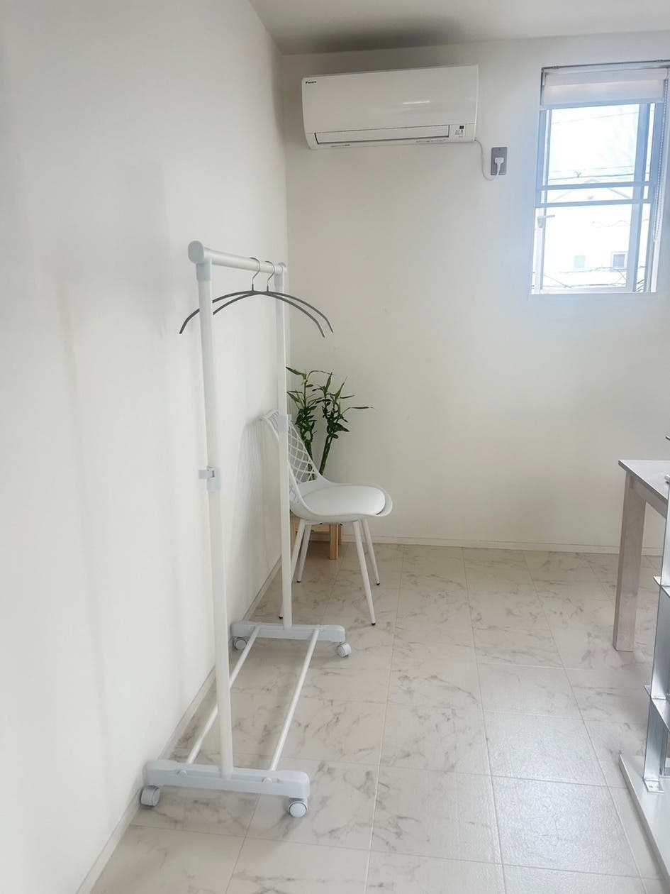 静かな住宅街×駐車場2台完備。エステ・脱毛・マツエク・リモート対応の多用途サロンの写真5