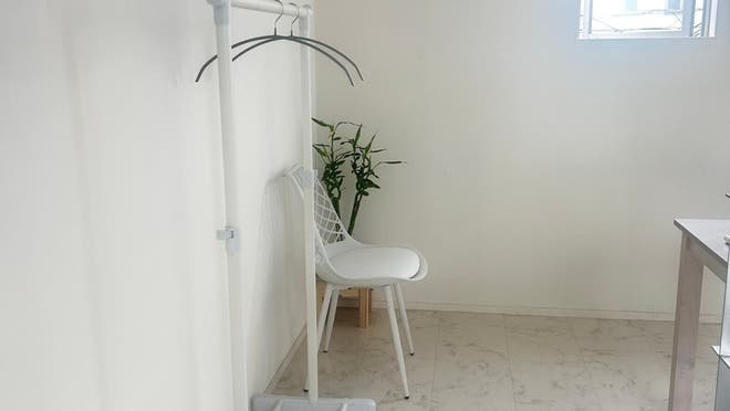 静かな住宅街×駐車場2台完備。エステ・脱毛・マツエク・リモート対応の多用途サロンの写真5