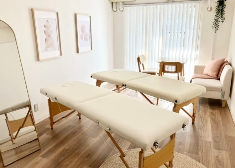 新店舗✨【新大阪駅徒歩5分👀】完全個室の都会のオアシスサロン🍃高品質&多機能ベッド完備♪無料備品充実の写真2