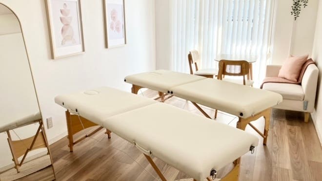 新店舗✨【新大阪駅徒歩5分👀】完全個室の都会のオアシスサロン🍃高品質&多機能ベッド完備♪無料備品充実の写真2