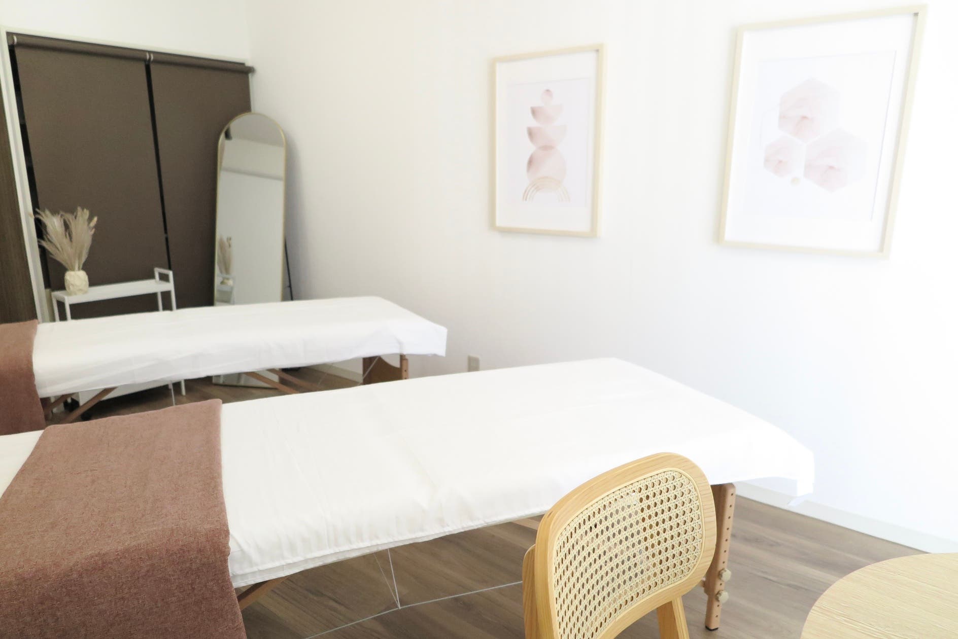 新店舗✨【新大阪駅徒歩5分👀】完全個室の都会のオアシスサロン🍃高品質&多機能ベッド完備♪無料備品充実の写真5