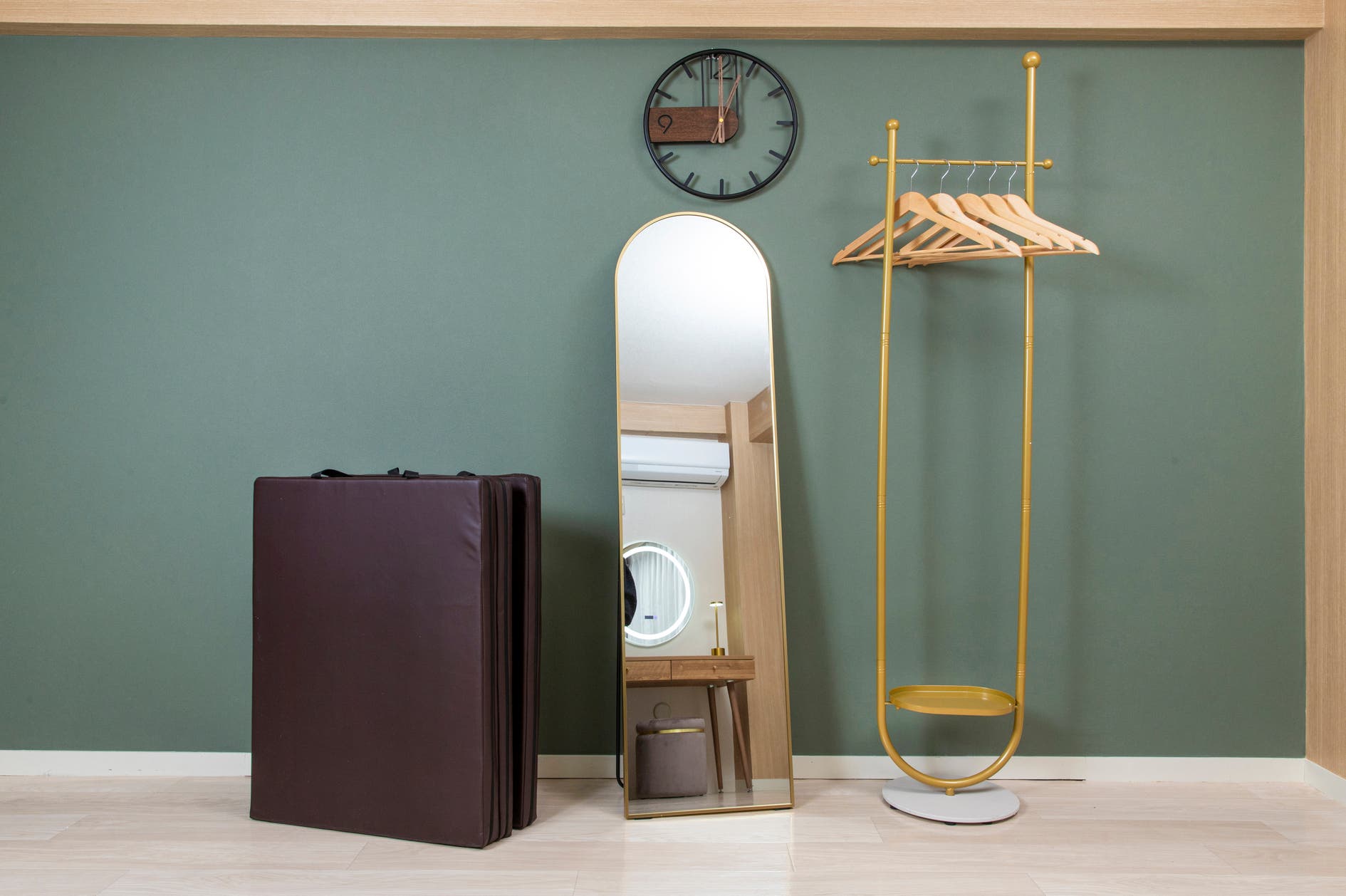 【✨新規OPEN✨】高円寺駅徒歩1分｜完全個室サロン。ペーパーシーツ・マクラカバー無料/プロ仕様ベッド/メイク台完備の写真11