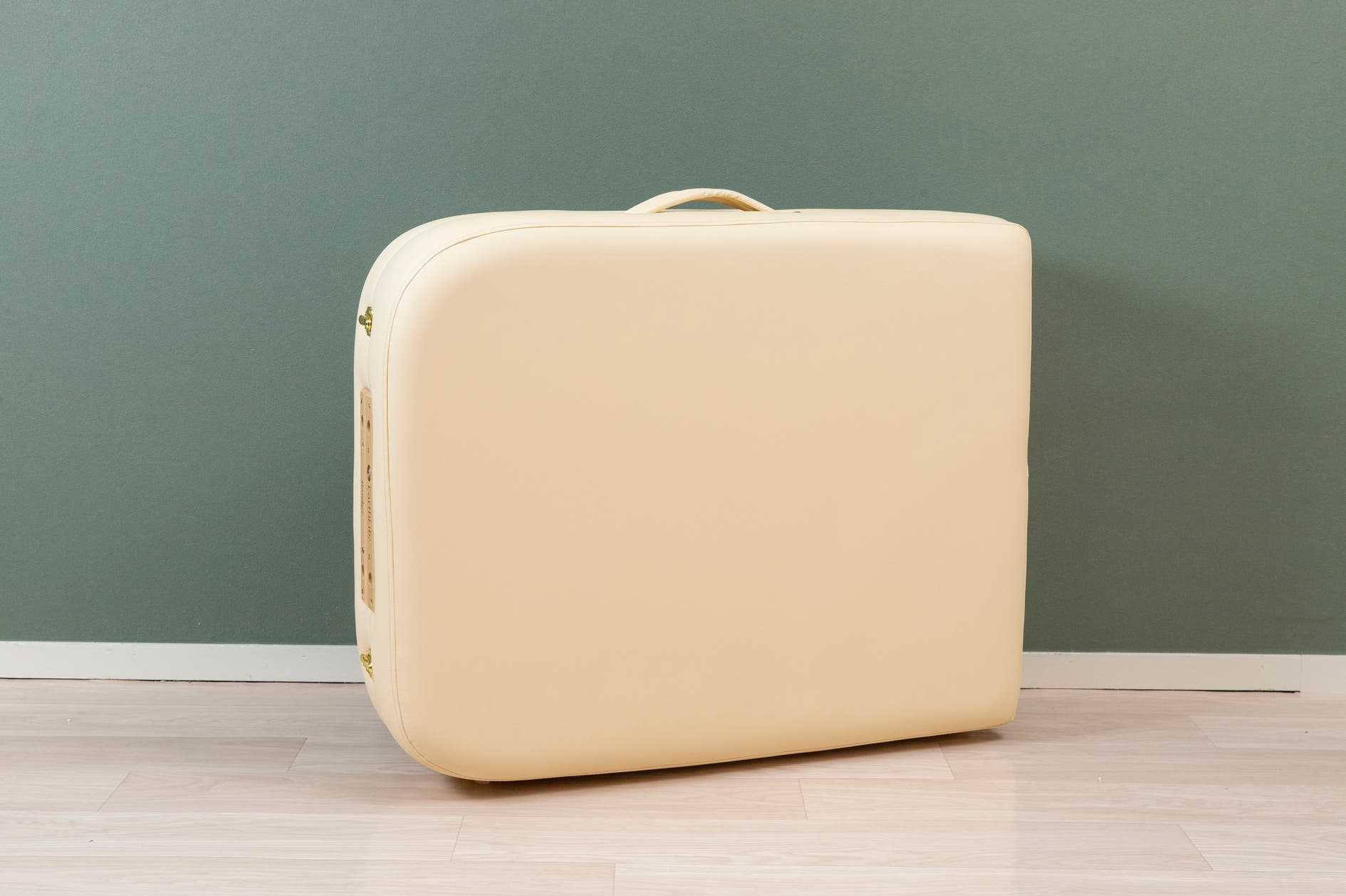 【✨新規OPEN✨】高円寺駅徒歩1分｜完全個室サロン。ペーパーシーツ・マクラカバー無料/プロ仕様ベッド/メイク台完備の写真13