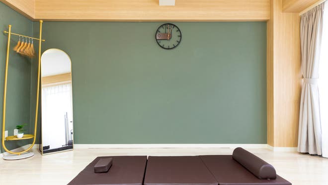 【✨新規OPEN✨】高円寺駅徒歩1分|完全個室サロン。ペーパーシーツ・マクラカバー無料/プロ仕様ベッド/メイク台完備の写真12