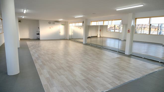 BOSEステレオ♪連続壁面ミラー💖綺麗なトイレ✨大型扇風機 完備!の写真2